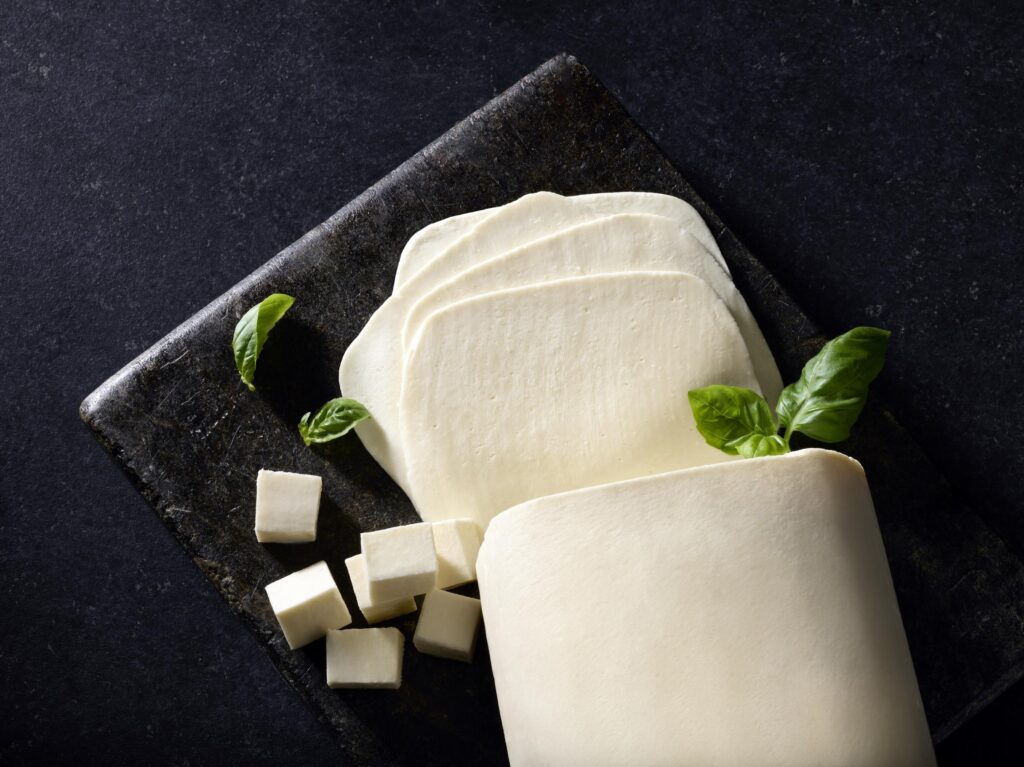 Avorio Fresh Mozzarella Loaf - Grande Cheese